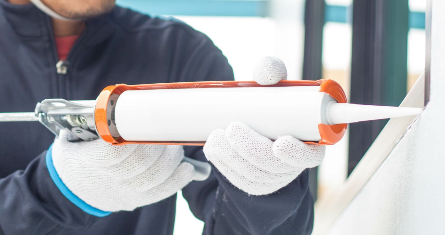 Le calfeutrage des fenêtres, une solution aux problèmes d’infiltration!